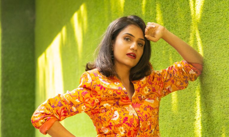 Amruta Subhash Biography, Height, Age, TV Serials, Husband, Family ...