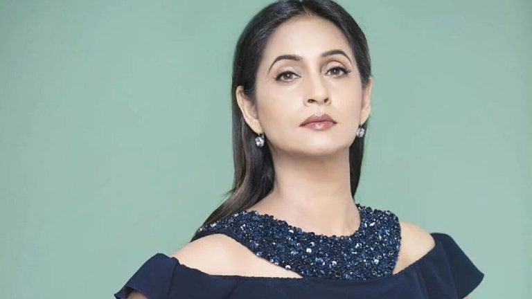Ashwini Bhave Biography, Height, Weight, Age, Movies, Husband, Family ...