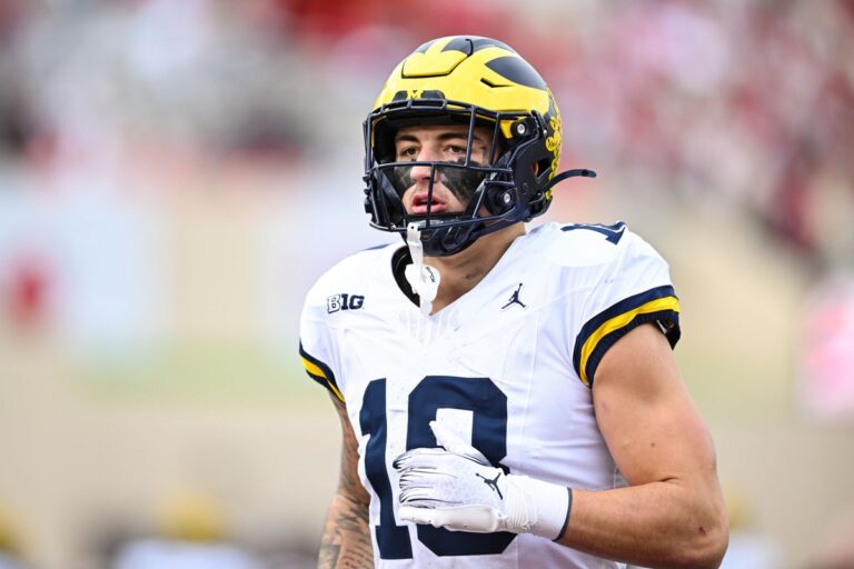 Colston Loveland Biography, Height, Weight, Age, Stats, Wife, Salary ...
