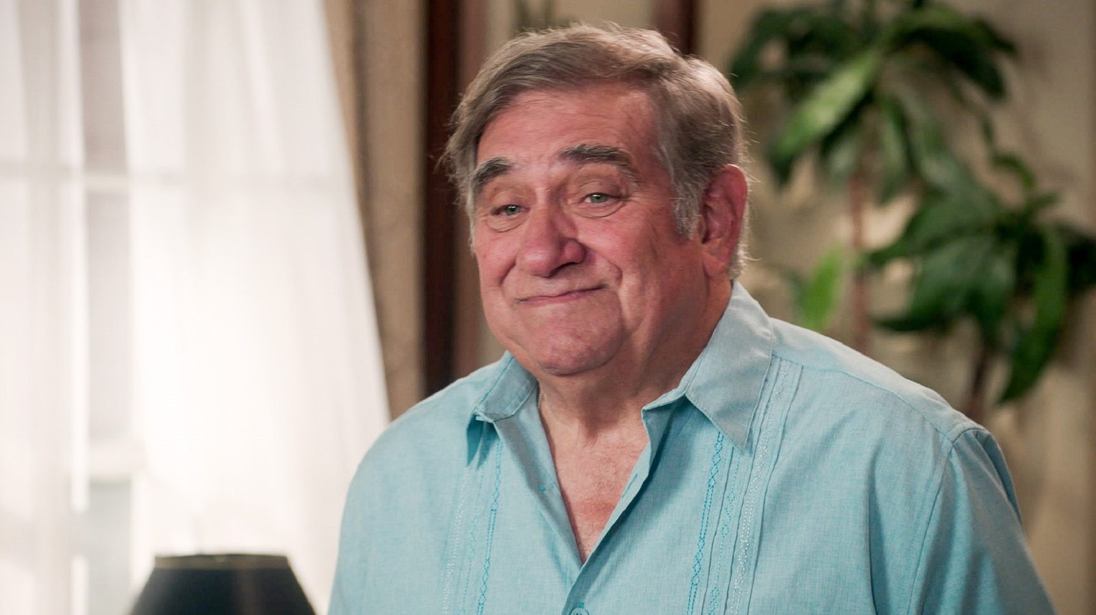 Dan Lauria Biography, Height, Weight, Age, Movies, Wife, Family, Salary ...
