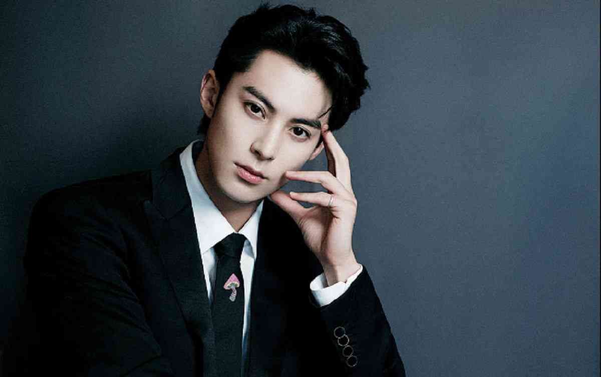 Dylan Wang Biography, Height, Weight, Age, Movies, Wife, Family, Salary ...