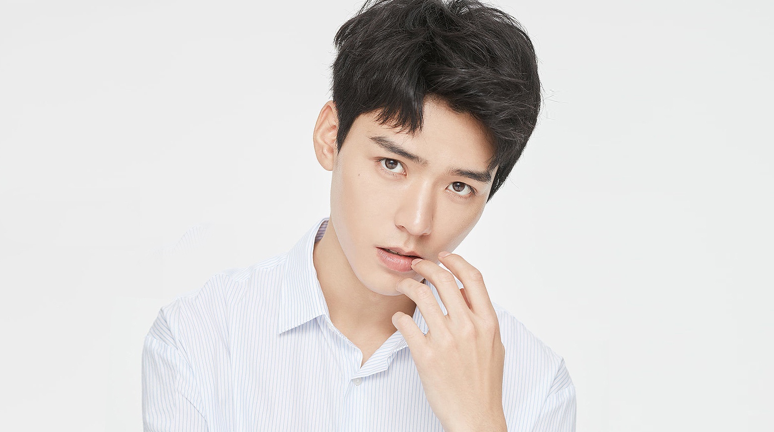Gong Jun Biography, Height, Weight, Age, Movies, Wife, Family, Salary ...