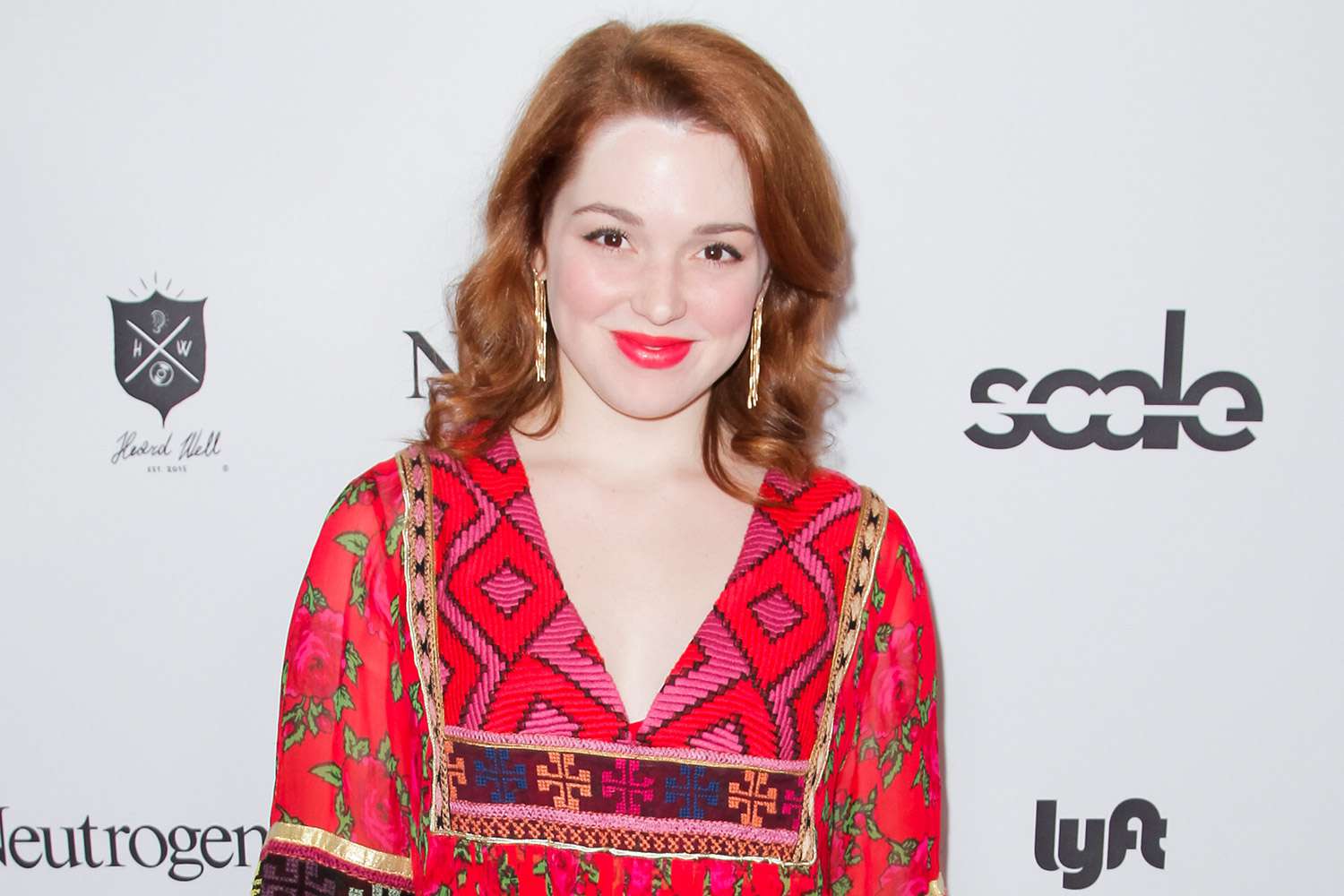 Jennifer Stone Biography, Height, Weight, Age, Movies, Husband, Family ...