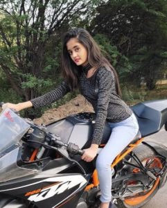 Kavya Yadav (Bindass Kavya) Biography, Height, Weight, Age, Instagram ...
