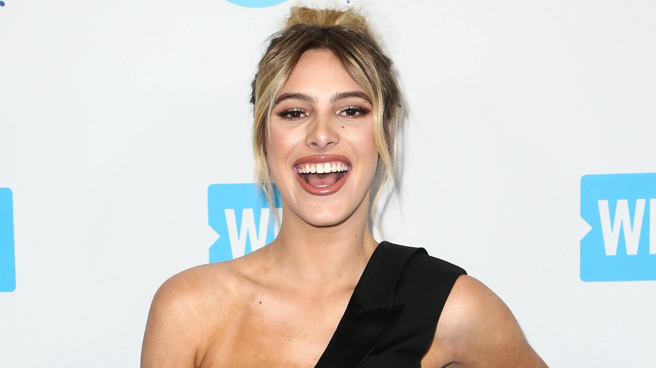 Lele Pons Biography, Height, Weight, Age, Movies, Husband, Family ...