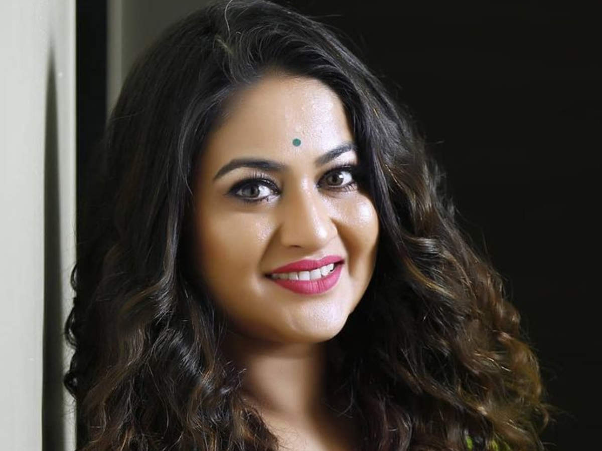 Devmanus Serial Cast, Real Names, Age, Salary, Net Worth, Timing, Story & More - Primes World