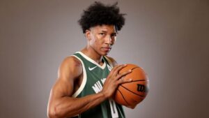 MarJon Beauchamp Biography, Height, Weight, Age, Stats, Wife, Salary ...