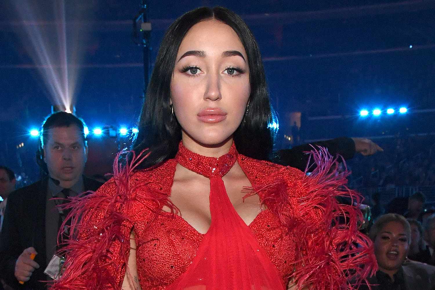 Noah Cyrus Biography, Height, Weight, Age, Movies, Husband, Family ...