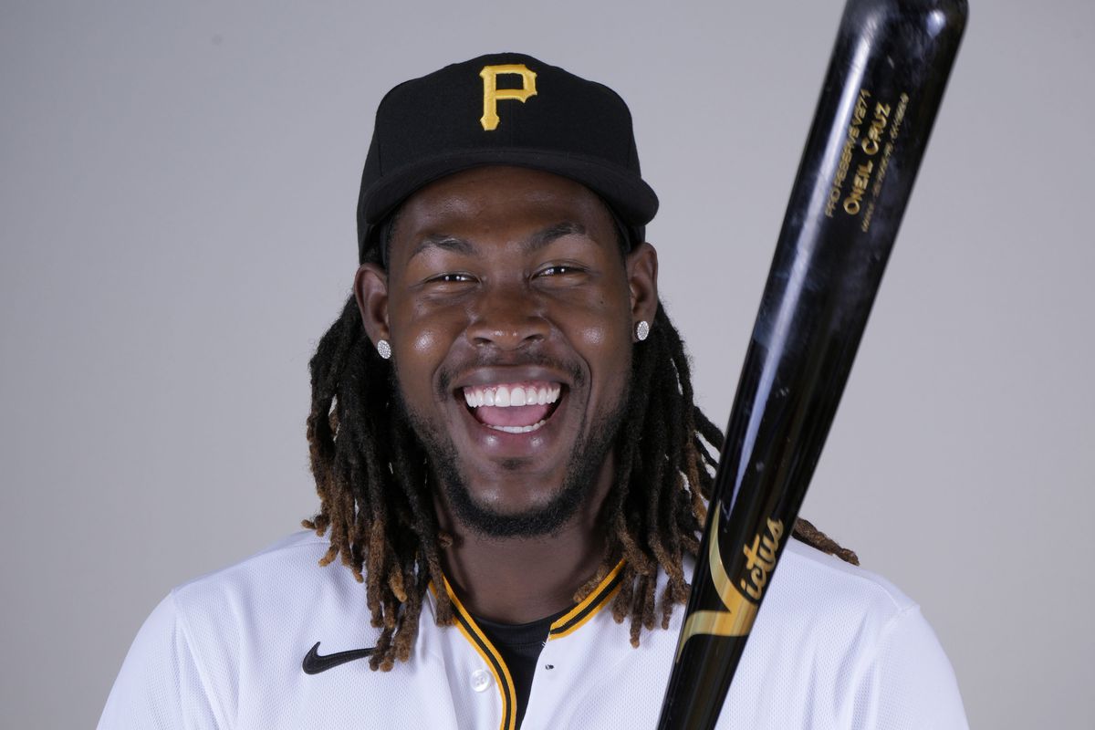 Oneil Cruz Biography, Height, Weight, Age, Stats, Wife, Salary, Net ...