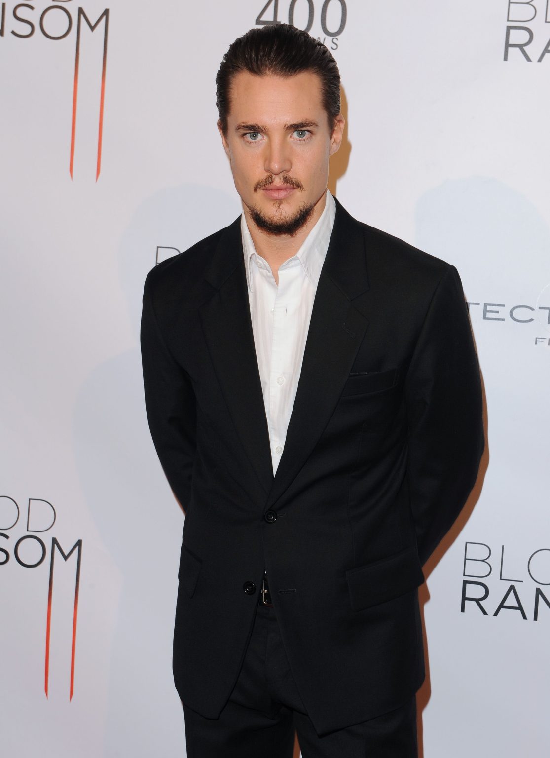 Alexander Dreymon Biography, Height, Weight, Age, Movies, Wife, Family ...