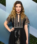 Annie Murphy Biography, Height, Weight, Age, Movies, Husband, Family ...