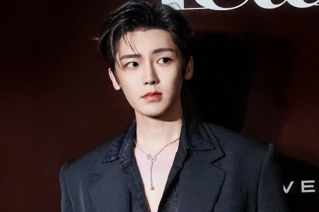 Hou Minghao Biography, Height, Weight, Age, Movies, Wife, Family ...