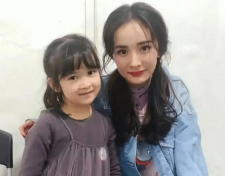 Yang Mi Biography, Height, Weight, Age, Movies, Husband, Family, Salary ...